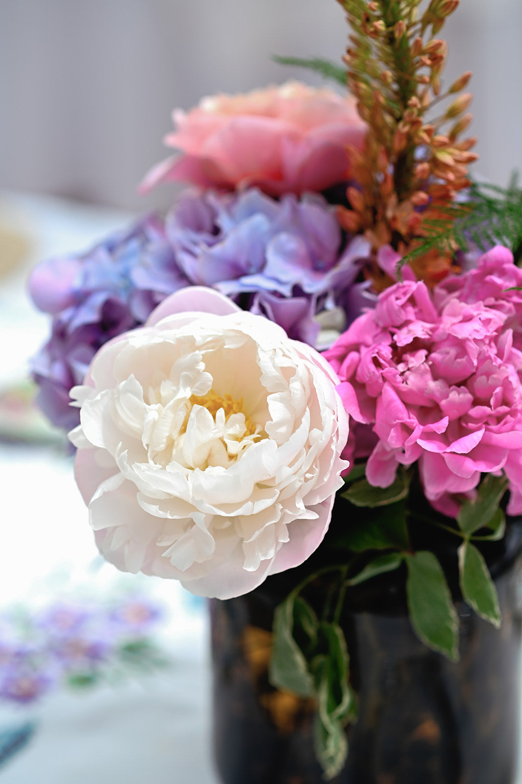 Spring favorite bouquet – Adela Flora